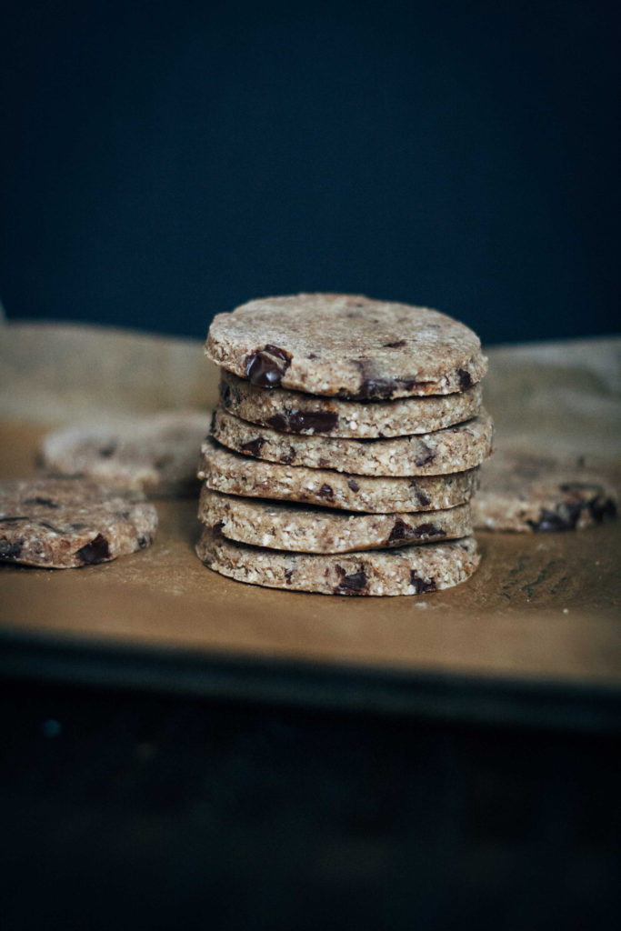 Raw Vegan Chocolate Chip Cookies | Well and Full